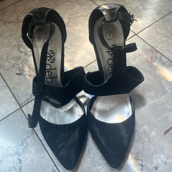 Deb | Shoes | Deb Black Closed Toe Heels | Poshmark